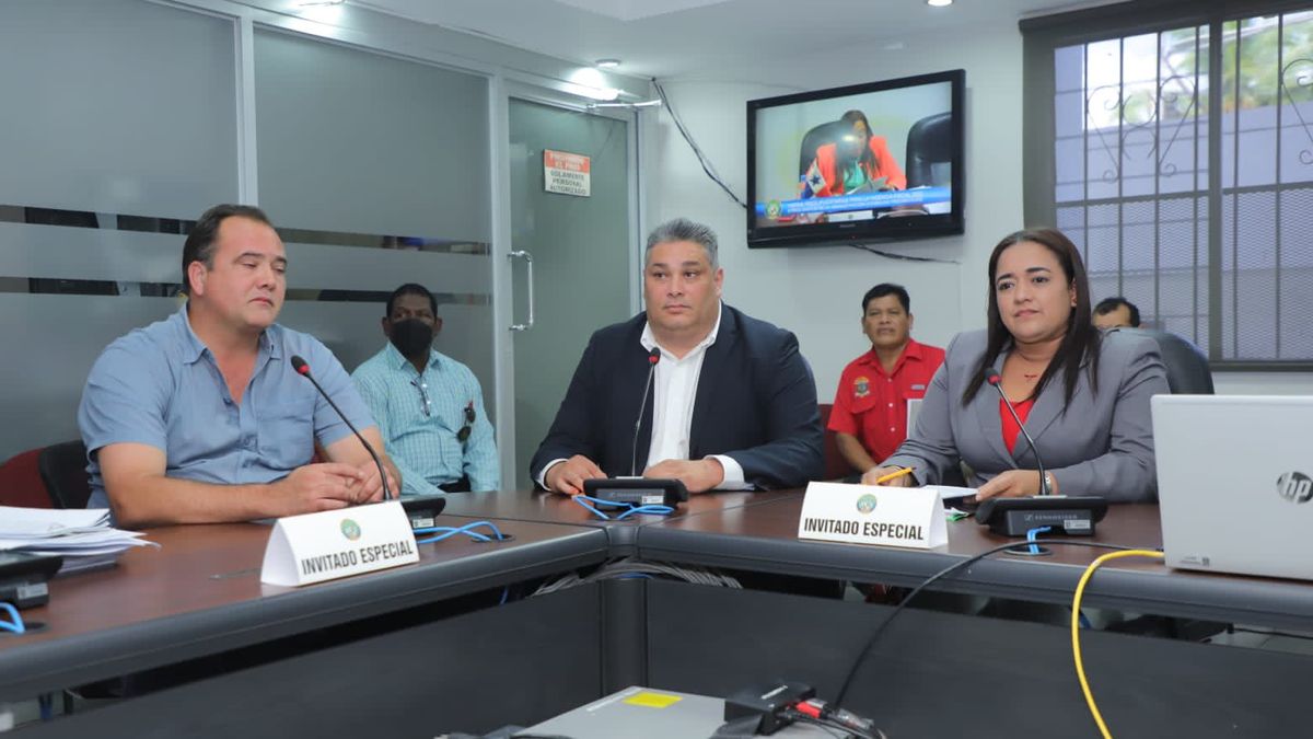 Representantes de corregimiento piden aumento de salario de B/.1,000.00 ...